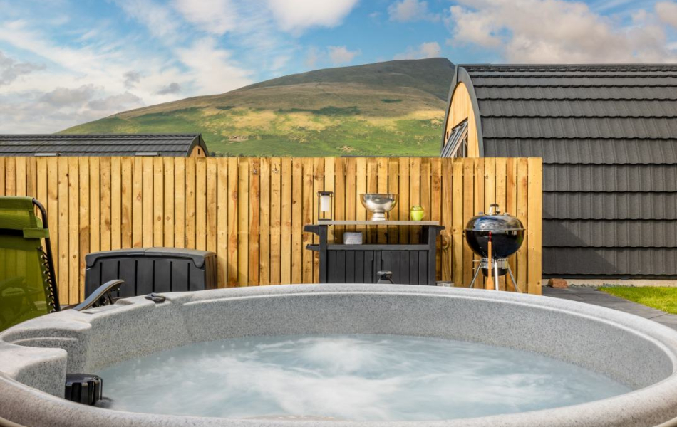 Mountain View VIP | Luxury Lamb's Cabins at Burns Farm near Keswick ...